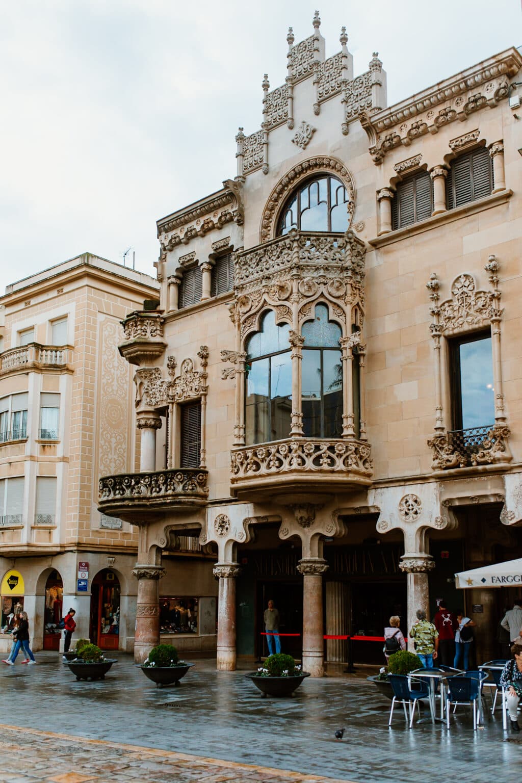 Reus Travel Guide: The Best Things to Do in Reus, Spain!